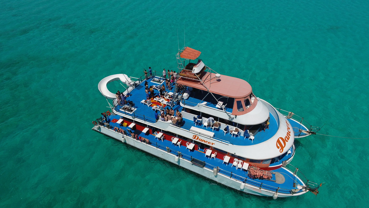 Spring Break Party Boat - CancunCD - Catamaran Dream