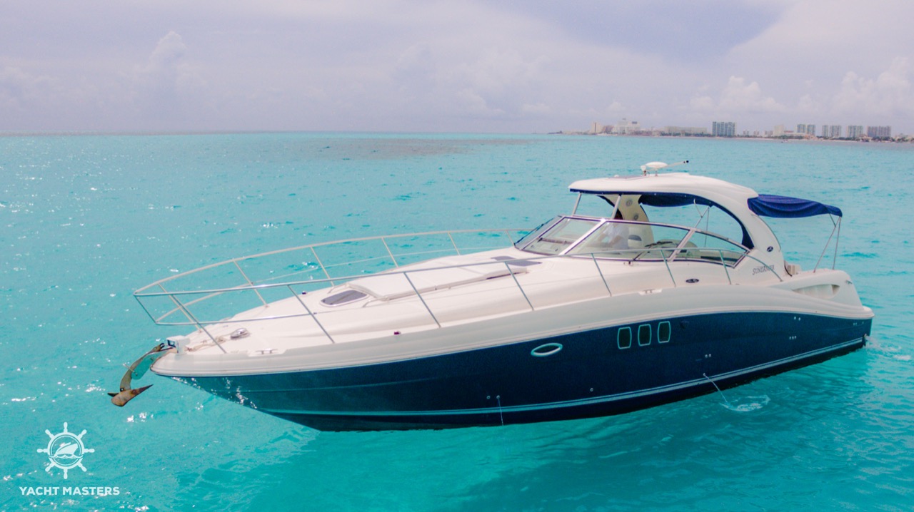SeaRay Sundancer 420 2 options - CancunCD - Catamaran Dream